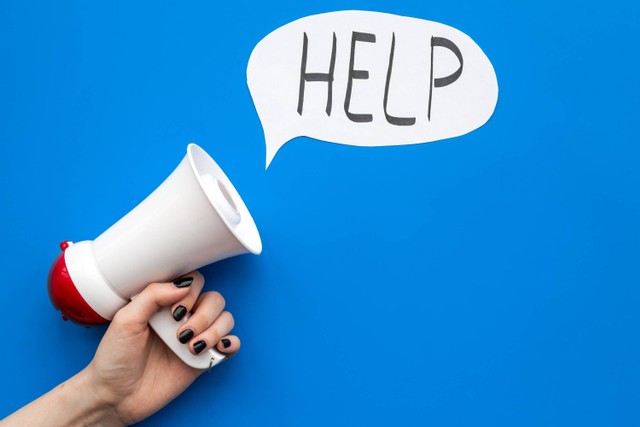 Kode Tangan Minta Tolong yang Bisa Digunakan Jika Terancam | kumparan.com