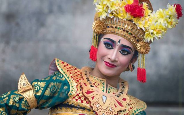Properti Tari Serampang Dua Belas Dan Gerakannya