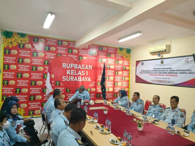 Kepala Rupbasan Mojokerto Ikuti Pengarahan Plt Diryantah dan Lola Basan ... Kepala Rupbasan Mojokerto Ikuti Pengarahan Plt Diryantah dan Lola Basan ...
