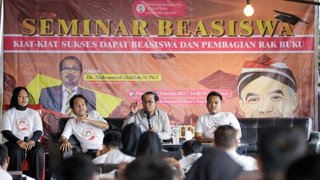 Tingkatkan Motivasi Scholarship Hunters, PMN Adakan Seminar Beasiswa | kumparan.com