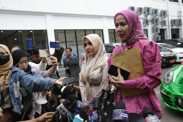 Venna Melinda Absen, Sidang Cerai Talak Ferry Irawan Ditunda hingga 23 Februari | kumparan.com