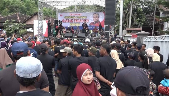 Warga dari 5 Kecamatan di Kediri Kompak Dukung Ganjar Pranowo | kumparan.com