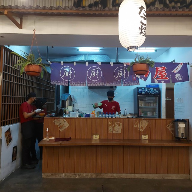 Hidden Gem! Resto Jepang di Fatmawati dengan Rooftop Pemandangan Kereta ...