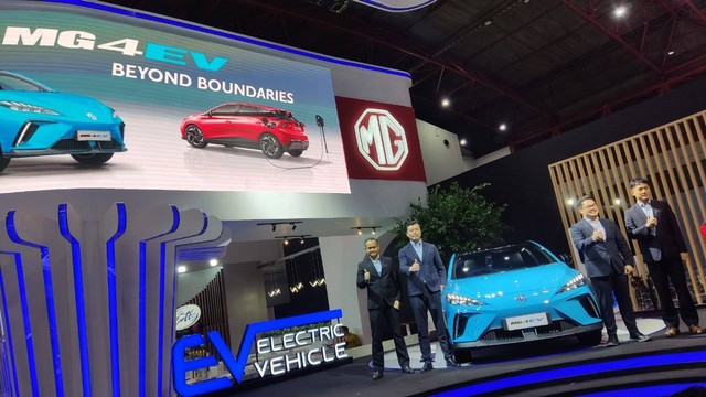 Belum Ada Harga, SPK MG 4 EV Diklaim Tembus 330 Unit di IIMS 2023 | kumparan.com