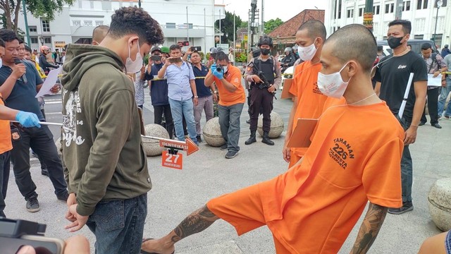 Rekonstruksi Klitih Titik Nol Km Yogya, Pelaku Peragakan Momen Bacok ...