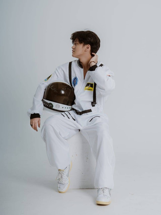 Perayaan Debut Album, Penyanyi Arash Buana Segera Gelar Logic Mess ...