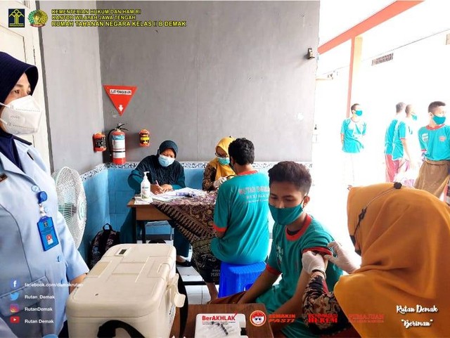 Kembali Lakukan Vaksinasi, Rutan Demak Tetap Waspada Virus Covid 19 | kumparan.com