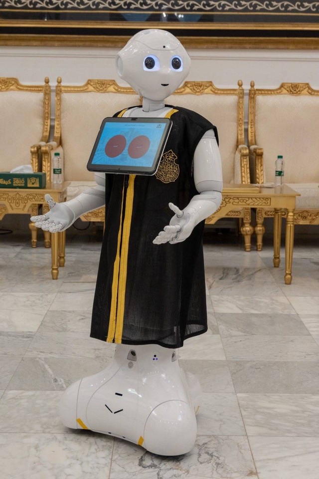 Ada Robot di Pabrik Kiswah Ka'bah di Makkah, Bisa 11 Bahasa | kumparan.com