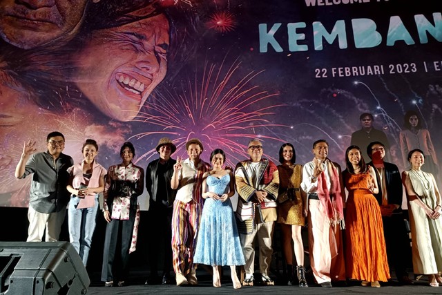 Sutradara Ungkap Kesulitan Garap Film Kembang Api | kumparan.com