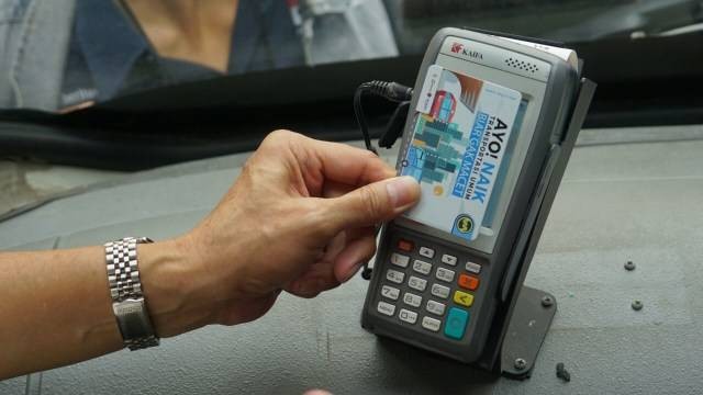 KMT: Pengertian, Fungsi, dan Cara Isi Ulangnya untuk Penumpang KRL ...