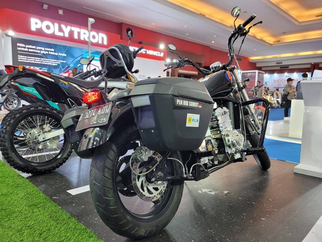 Pakai Basis Kawasaki KLX, Ini Motor Listrik Nyentrik Garapan PLN ...