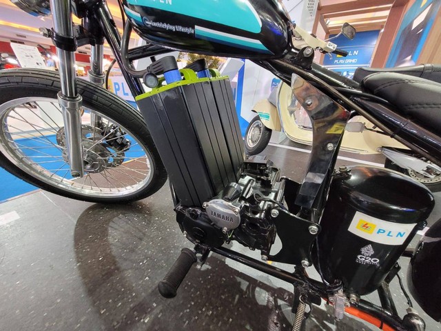 Pakai Basis Kawasaki KLX, Ini Motor Listrik Nyentrik Garapan PLN ...