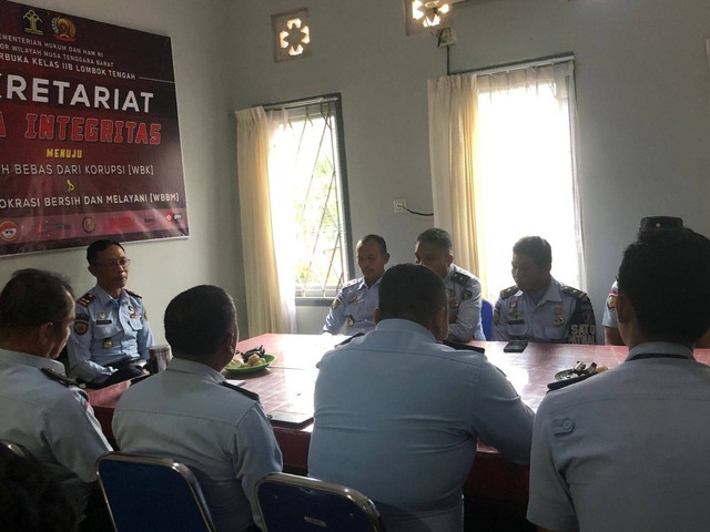 Lapas Terbuka Lombok Tengah Gelar Rapat Persiapan Hari Bhakti Pemasyarakatan | kumparan.com