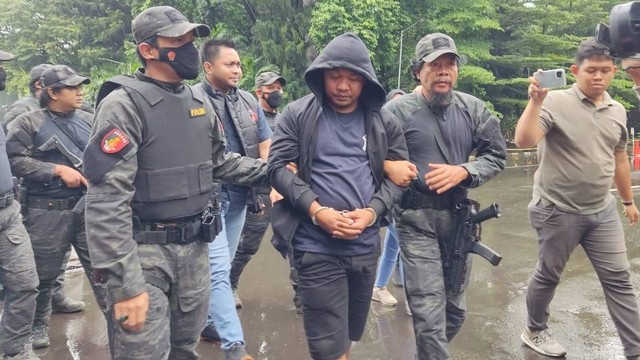 Tampang Erick Johnson, Otak Debt Collector yang Bikin Darah Irjen Fadil ... Tampang Erick Johnson, Otak Debt Collector yang Bikin Darah Irjen Fadil ...