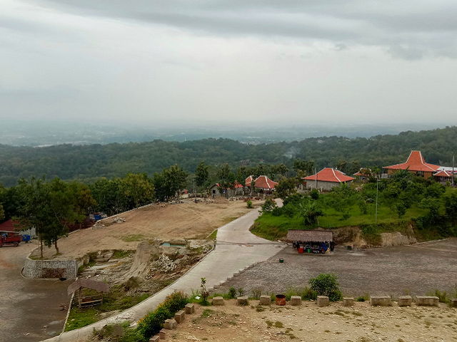 Mengenal Batuan Breksi dan Manfaatnya bagi Masyarakat | kumparan.com