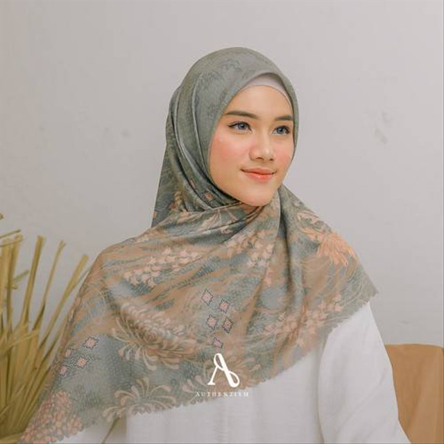 5 Rekomendasi Hijab Bahan Voal Premium Terbaik | kumparan.com