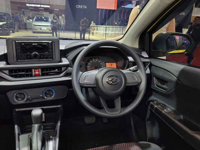 All New Daihatsu Ayla 1.0 M Harganya Cuma Rp 134 juta | kumparan.com