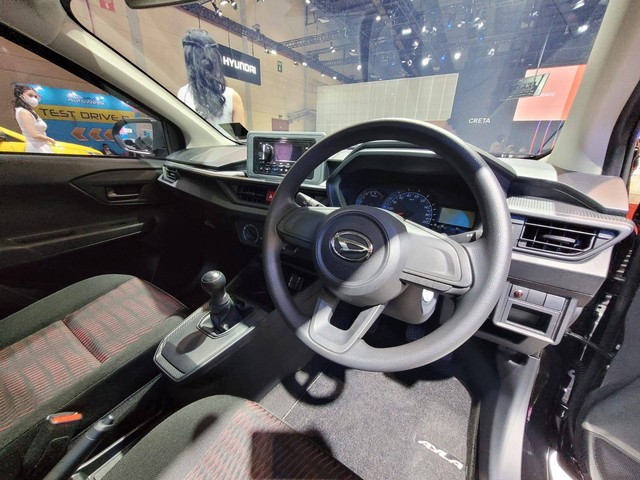 All New Daihatsu Ayla 1.0 M Harganya Cuma Rp 134 juta | kumparan.com