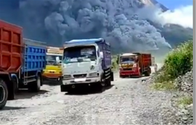 Merapi Berstatus Siaga sejak 2020, Kenapa Tambang Pasir Masih ...