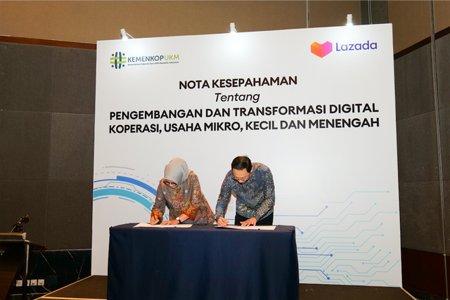 Lazada dan Kemenkop UKM Teken MoU untuk Dorong Transformasi Digital UMKM | kumparan.com