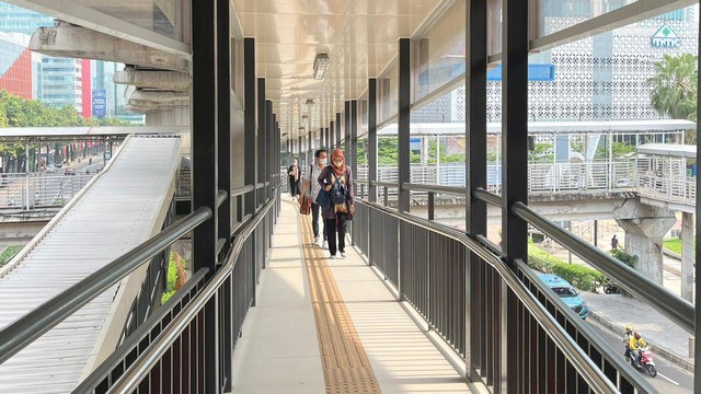 Transjakarta Mulai Operasikan Halte Integrasi GOR Sumantri | kumparan.com