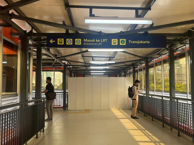 Transjakarta Mulai Operasikan Halte Integrasi GOR Sumantri | kumparan.com