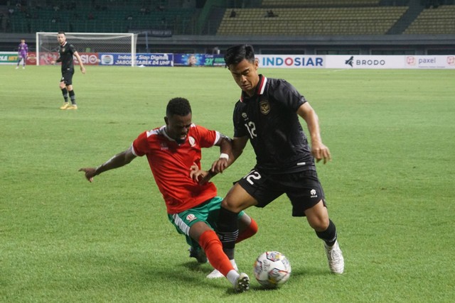 Indra Sjafri Pastikan Marselino Ferdinan & Pratama Arhan Gabung Timnas U-22 | kumparan.com