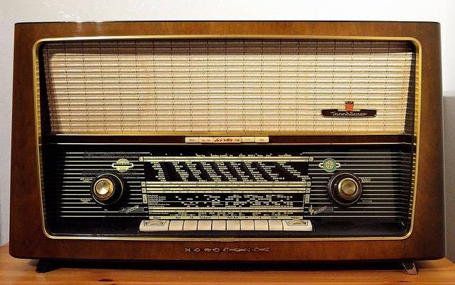 Sejarah Perkembangan Radio dari Masa ke Masa | kumparan.com