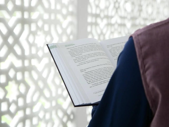 Arti Wakafa Billahi Syahida dalam Al-Quran | kumparan.com