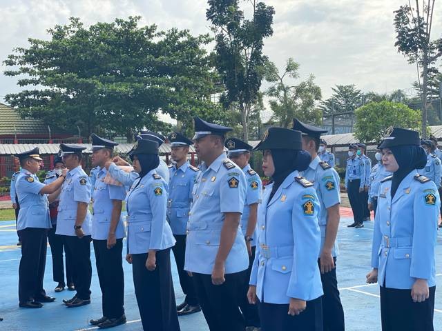 10 orang Petugas Lapas Banjarbaru Naik Pangkat Satu Tingkat Lebih ...