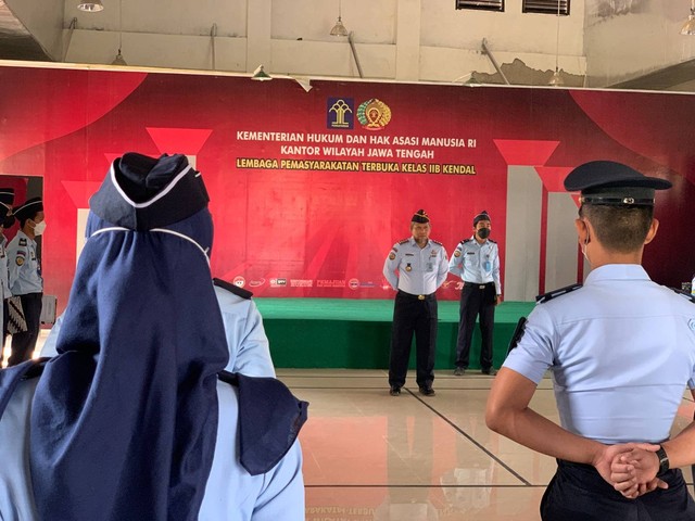 Pimpin Apel ASN, Kalapas Terbuka Kendal Ingatkan Deteksi Dini ... Pimpin Apel ASN, Kalapas Terbuka Kendal Ingatkan Deteksi Dini ...