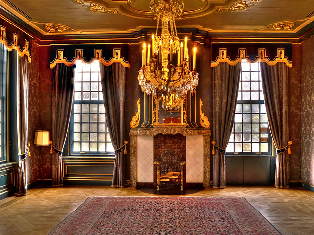 Jawaban TTS Soal Ruang Tempat Kediaman Raja dalam Istana | kumparan.com