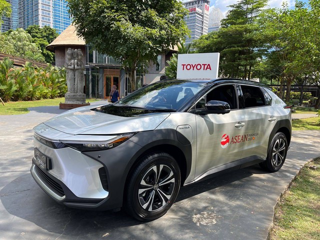 Tahun 2023, 1 dari 5 Mobil yang Laku Adalah Mobil Listrik | kumparan.com