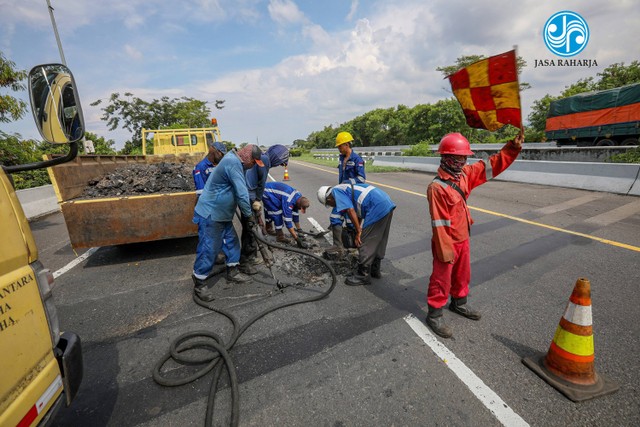 Waspada Jalan Bergelombang di Beberapa Titik Tol Trans Jawa, Ini ...