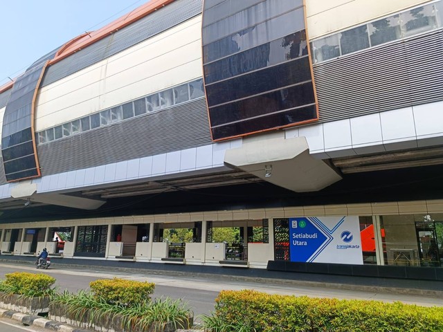 Tanpa Macet dan Klakson, Begini Lengangnya Rasuna Said Jelang Lebaran | kumparan.com