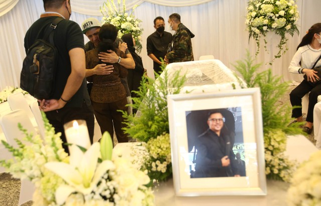 5 Berita Populer: Isyana Idap Autoimun SLE; Carlo Saba Tak Sadar Sakit ...