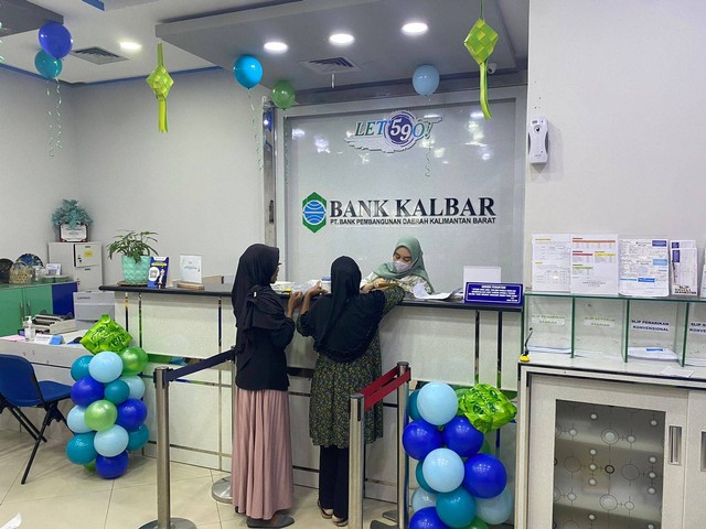 Bank Kalbar Beri Layanan Ekstra untuk Masyarakat Selama Libur Lebaran ...