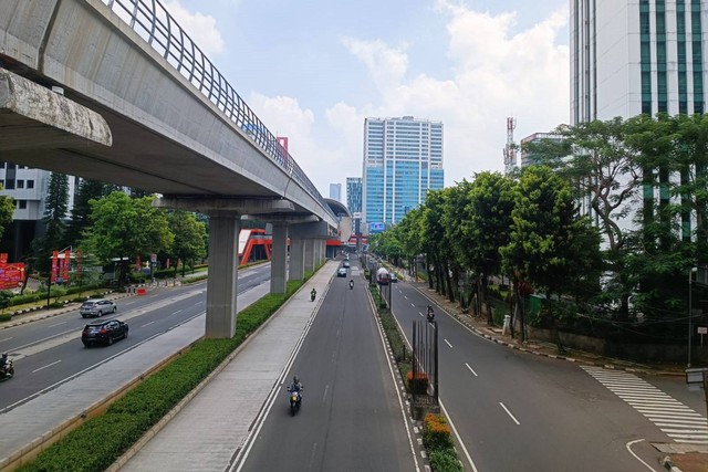 Menikmati Lengangnya Jakarta di H+1 Lebaran, Tanpa Macet Tanpa Klakson | kumparan.com