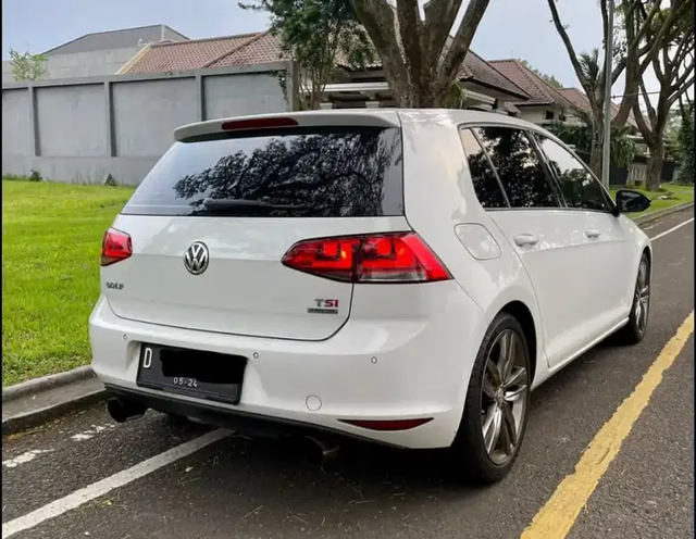 VW Golf Mk7 Bekas Harganya Setara Agya GR Sport, Pilih Mana? | kumparan.com