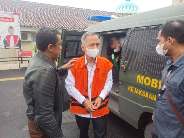 Eks Rektor Unila Karomani Bantah Terima Suap, Minta Infak untuk Kepentingan Umat | kumparan.com