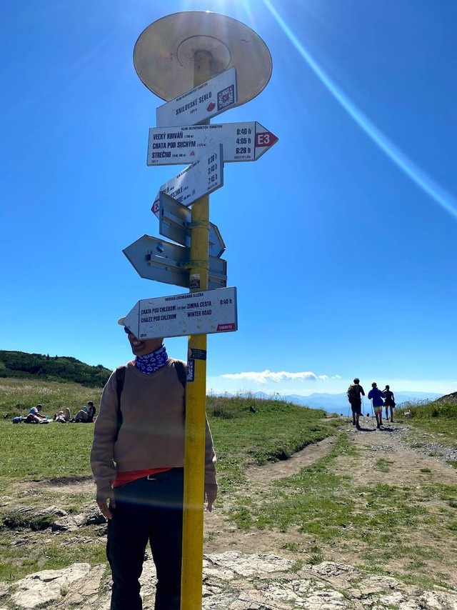 Mendaki Gunung Lewati Lembah ke Puncak Velky Krian di Slowakia ...