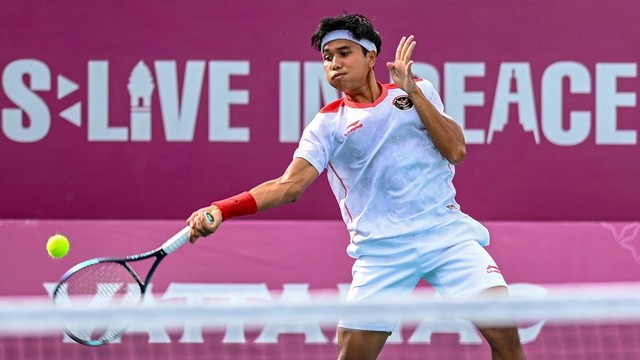 Foto: Rifqi Fitriadi Sumbang Emas di Cabor Tenis Tunggal Putra ...