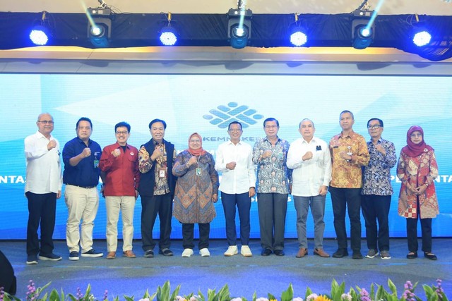 Kemnaker Gelar Simposium Nasional Tingkatkan Layanan Antar Kerja bagi Masyarakat | kumparan.com