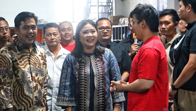 Foto: Lomba Angkat Besi dan Panco di Palembang | kumparan.com