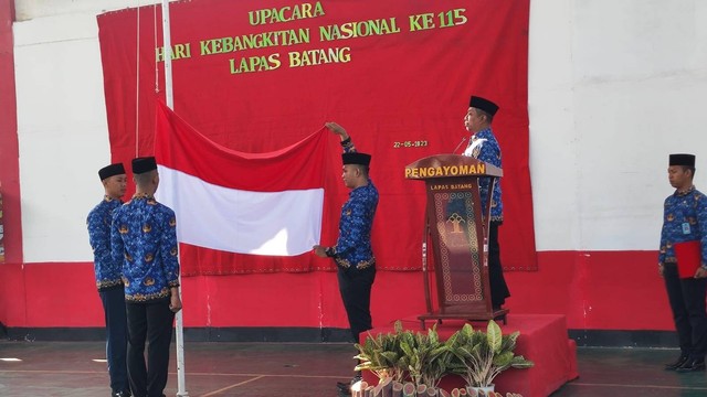 Lapas Batang Gelar Upacara Peringatan Hari Kebangkitan Nasional ke-115 | kumparan.com
