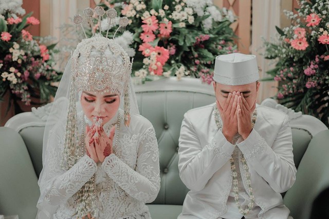 Pengertian Nikah Menurut Islam serta Hukumnya | kumparan.com