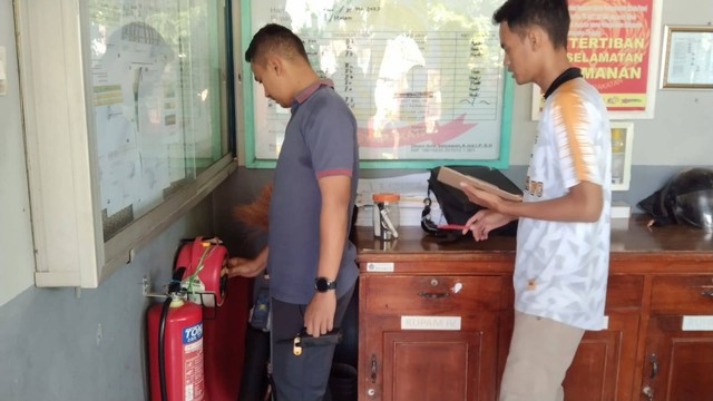Lapas Batang Lakukan Pengecekan APAR, Fire Block, dan Instalasi Listrik ...