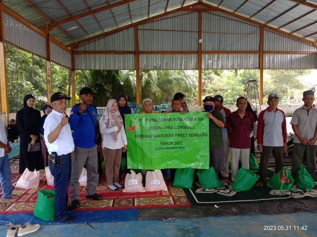 PTPN XIII dan Ketua DPRD Paser Serahkan Sembako untuk Masyarakat Kebun ...