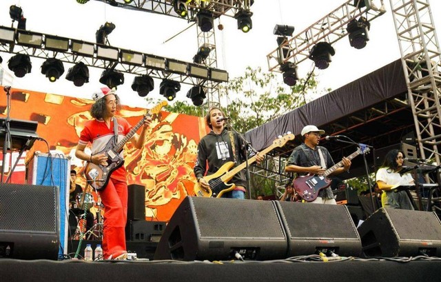 Mengenal The Adams, Band Rock Indie yang Bakalan Tampil di Holy Music ... Mengenal The Adams, Band Rock Indie yang Bakalan Tampil di Holy Music ...