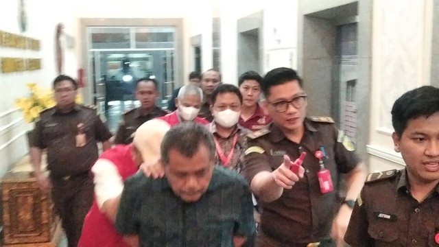Kejati Sumsel Tetapkan 3 Tersangka Kasus Korupsi di PTBA | kumparan.com